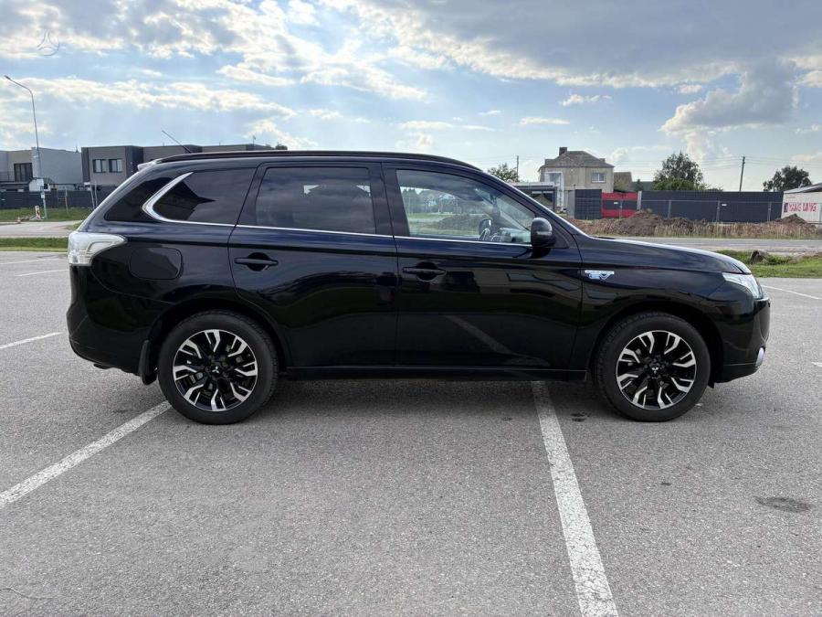 Melns Mitsubishi Outlander 2013 Kauņa, ar dzinēja tilpumu 2.00 L un nobraukumu 287 tūkst. km par 7000 €, foto 6 vietnē AUTOMOTO.COM.LV