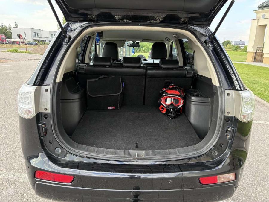 Melns Mitsubishi Outlander 2013 Kauņa, ar dzinēja tilpumu 2.00 L un nobraukumu 287 tūkst. km par 7000 €, foto 7 vietnē AUTOMOTO.COM.LV