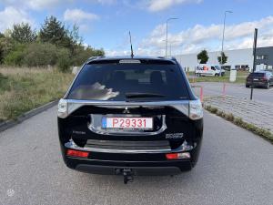 Black Mitsubishi Outlander 2013 in Vilnius, with an engine capacity of 2.00 L and mileage of 197 thousand km for 10450 €, photo 7 on AUTOMOTO.COM.LV