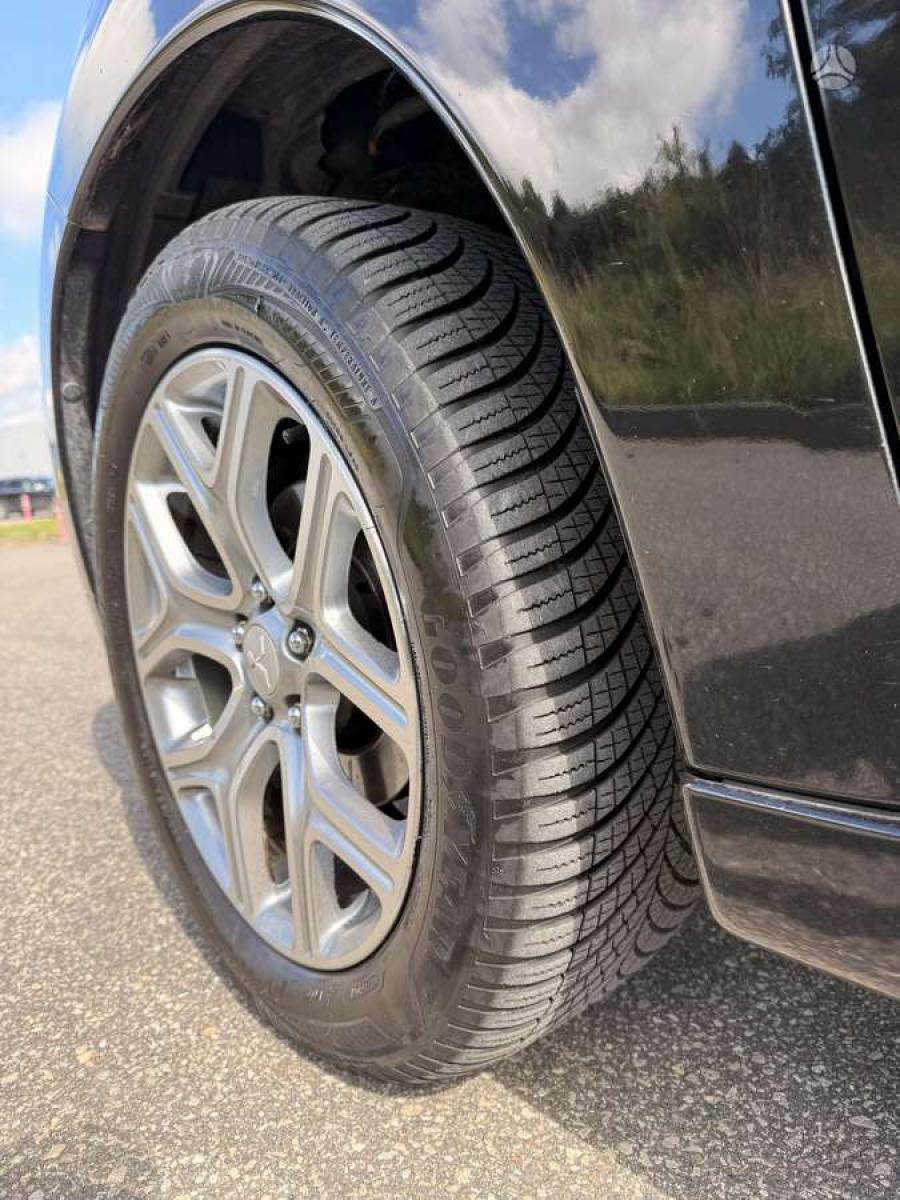 Black Mitsubishi Outlander 2013 in Vilnius, with an engine capacity of 2.00 L and mileage of 197 thousand km for 10450 €, photo 12 on AUTOMOTO.COM.LV