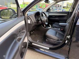 Black Mitsubishi Outlander 2013 in Vilnius, with an engine capacity of 2.00 L and mileage of 197 thousand km for 10450 €, photo 29 on AUTOMOTO.COM.LV