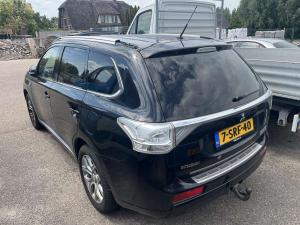 Black Mitsubishi Outlander 2013 in Vilnius, with an engine capacity of 2.00 L and mileage of 197 thousand km for 10450 €, photo 51 on AUTOMOTO.COM.LV