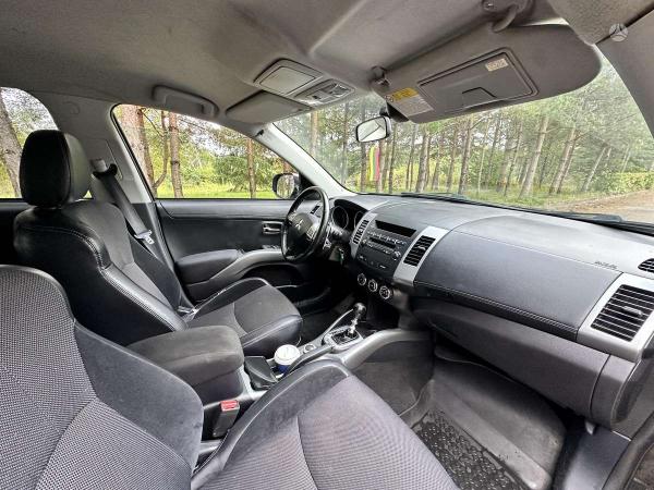 Melns Mitsubishi Outlander 2013 Viļņa, ar dzinēja tilpumu 2.18 L un nobraukumu 283 tūkst. km par 4250 €, foto 9 vietnē AUTOMOTO.COM.LV