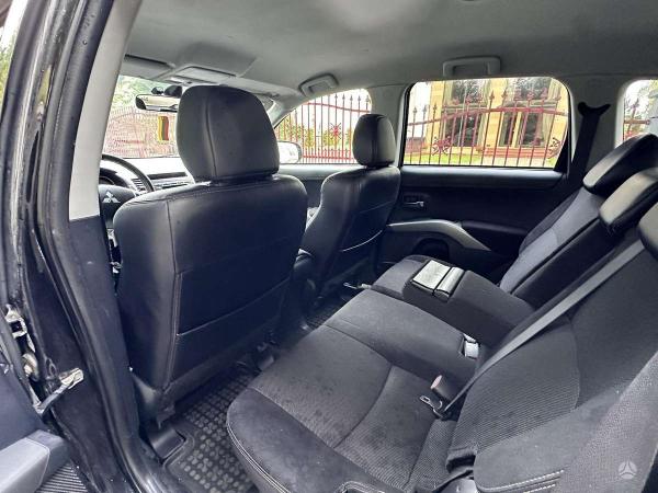 Melns Mitsubishi Outlander 2013 Viļņa, ar dzinēja tilpumu 2.18 L un nobraukumu 283 tūkst. km par 4250 €, foto 11 vietnē AUTOMOTO.COM.LV