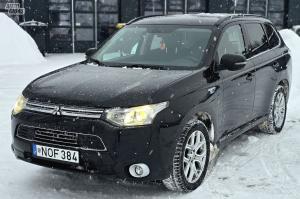 Black Mitsubishi Outlander 2014 in Siauliai, with an engine capacity of 2.00 L and mileage of 290 thousand km for 7900 €, photo  on AUTOMOTO.COM.LV