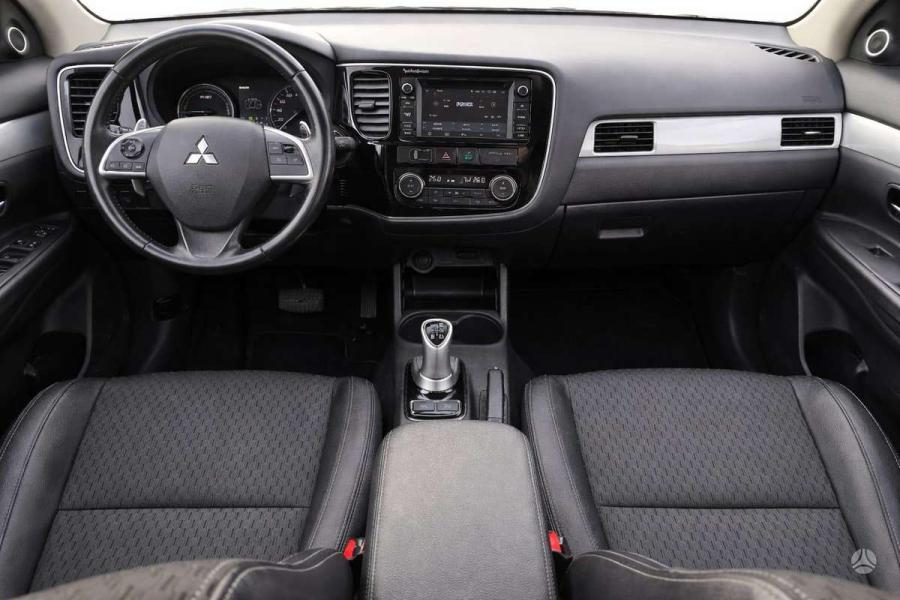 Melns Mitsubishi Outlander 2014 Šauļi, ar dzinēja tilpumu 2.00 L un nobraukumu 299 tūkst. km par 7850 €, foto 8 vietnē AUTOMOTO.COM.LV