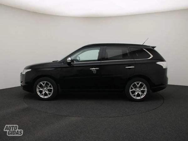Melns Mitsubishi Outlander 2014 Viļņa, ar dzinēja tilpumu 2.00 L un nobraukumu 203 tūkst. km par 10299 €, foto 6 vietnē AUTOMOTO.COM.LV