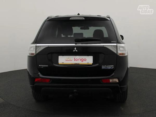 Melns Mitsubishi Outlander 2014 Viļņa, ar dzinēja tilpumu 2.00 L un nobraukumu 204 tūkst. km par 10199 €, foto 5 vietnē AUTOMOTO.COM.LV