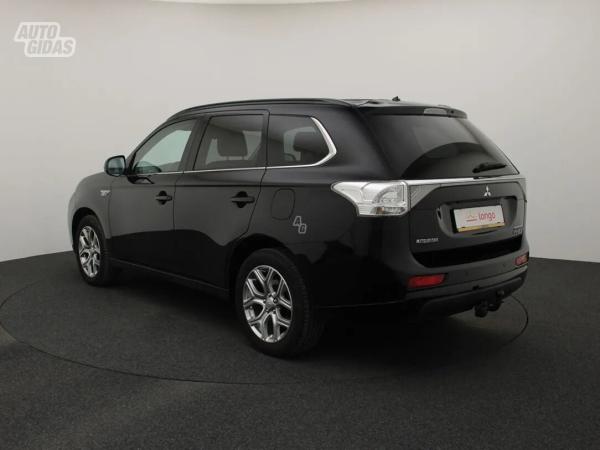Melns Mitsubishi Outlander 2014 Viļņa, ar dzinēja tilpumu 2.00 L un nobraukumu 204 tūkst. km par 10199 €, foto 7 vietnē AUTOMOTO.COM.LV