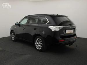 Black Mitsubishi Outlander 2014 in Vilnius, with an engine capacity of 2.00 L and mileage of 204 thousand km for 10199 €, photo 8 on AUTOMOTO.COM.LV