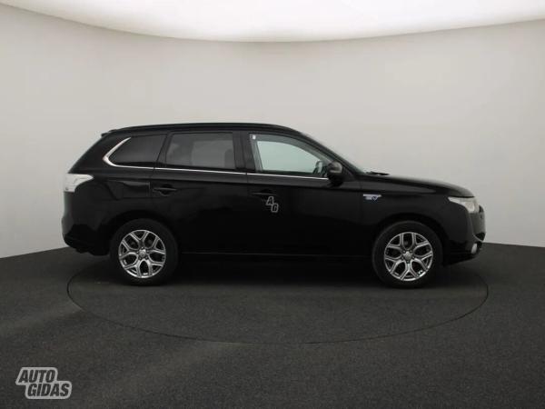 Melns Mitsubishi Outlander 2014 Viļņa, ar dzinēja tilpumu 2.00 L un nobraukumu 204 tūkst. km par 10199 €, foto 9 vietnē AUTOMOTO.COM.LV