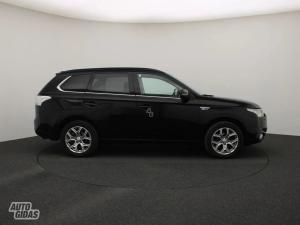 Black Mitsubishi Outlander 2014 in Vilnius, with an engine capacity of 2.00 L and mileage of 204 thousand km for 10199 €, photo 10 on AUTOMOTO.COM.LV