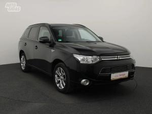 Black Mitsubishi Outlander 2014 in Vilnius, with an engine capacity of 2.00 L and mileage of 204 thousand km for 10199 €, photo 11 on AUTOMOTO.COM.LV