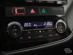 Black Mitsubishi Outlander 2014 in Vilnius, with an engine capacity of 2.00 L and mileage of 204 thousand km for 10199 €, photo 21 on AUTOMOTO.COM.LV