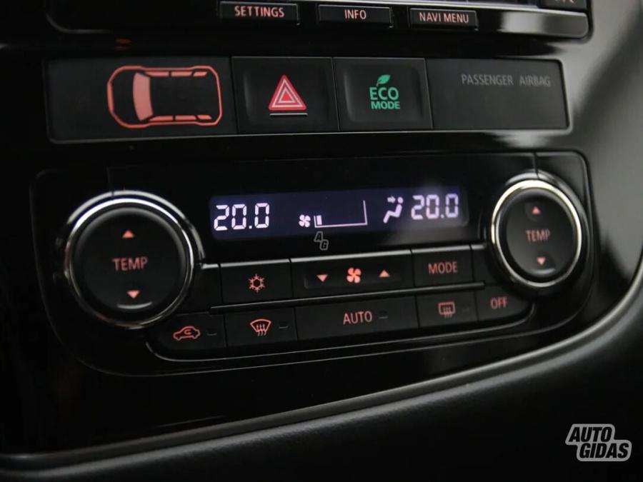 Black Mitsubishi Outlander 2014 in Vilnius, with an engine capacity of 2.00 L and mileage of 204 thousand km for 10199 €, photo 21 on AUTOMOTO.COM.LV