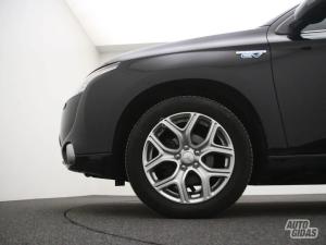 Black Mitsubishi Outlander 2014 in Vilnius, with an engine capacity of 2.00 L and mileage of 204 thousand km for 10199 €, photo 28 on AUTOMOTO.COM.LV