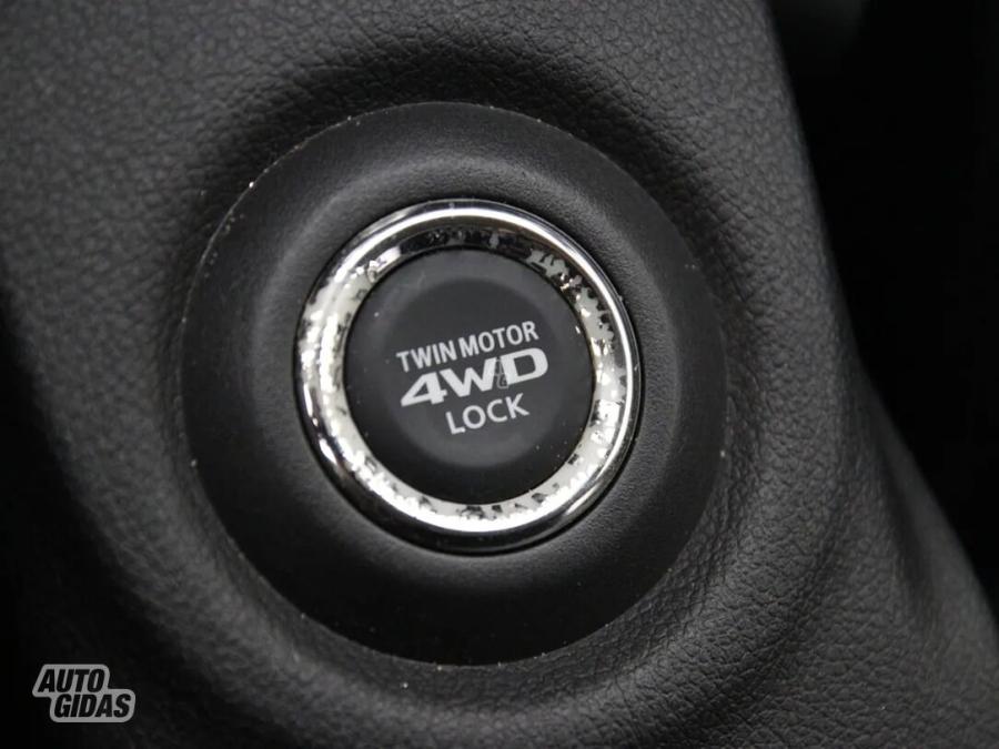 Black Mitsubishi Outlander 2014 in Vilnius, with an engine capacity of 2.00 L and mileage of 204 thousand km for 10199 €, photo 31 on AUTOMOTO.COM.LV