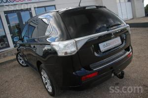Melns Mitsubishi Outlander 2014 Tukums, ar dzinēja tilpumu 2.00 L un nobraukumu 209 tūkst. km par 8968 €, foto 5 vietnē AUTOMOTO.COM.LV