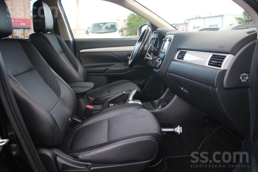 Melns Mitsubishi Outlander 2014 Tukums, ar dzinēja tilpumu 2.00 L un nobraukumu 209 tūkst. km par 8968 €, foto 12 vietnē AUTOMOTO.COM.LV