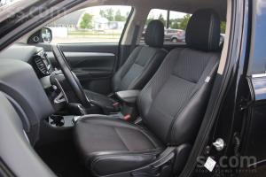 Melns Mitsubishi Outlander 2014 Tukums, ar dzinēja tilpumu 2.00 L un nobraukumu 209 tūkst. km par 8968 €, foto 15 vietnē AUTOMOTO.COM.LV