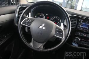 Melns Mitsubishi Outlander 2014 Tukums, ar dzinēja tilpumu 2.00 L un nobraukumu 209 tūkst. km par 8968 €, foto 20 vietnē AUTOMOTO.COM.LV