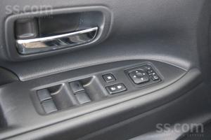 Melns Mitsubishi Outlander 2014 Tukums, ar dzinēja tilpumu 2.00 L un nobraukumu 209 tūkst. km par 8968 €, foto 23 vietnē AUTOMOTO.COM.LV