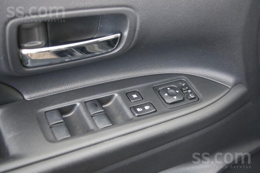 Melns Mitsubishi Outlander 2014 Tukums, ar dzinēja tilpumu 2.00 L un nobraukumu 209 tūkst. km par 8968 €, foto 23 vietnē AUTOMOTO.COM.LV