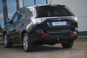 Melns Mitsubishi Outlander 2014 Tukums, ar dzinēja tilpumu 2.00 L un nobraukumu 209 tūkst. km par 8968 €, foto 27 vietnē AUTOMOTO.COM.LV