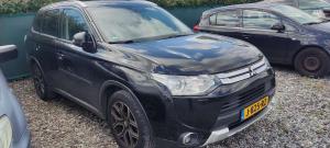 Black Mitsubishi Outlander 2014 in Kaunas, with an engine capacity of 2.20 L and mileage of 380 thousand km for 3500 €, photo 6 on AUTOMOTO.COM.LV