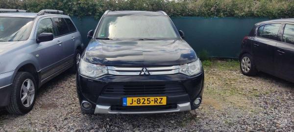 Melns Mitsubishi Outlander 2014 Kauņa, ar dzinēja tilpumu 2.20 L un nobraukumu 380 tūkst. km par 3500 €, foto 6 vietnē AUTOMOTO.COM.LV