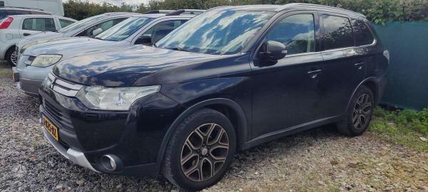 Melns Mitsubishi Outlander 2014 Kauņa, ar dzinēja tilpumu 2.20 L un nobraukumu 380 tūkst. km par 3500 €, foto 7 vietnē AUTOMOTO.COM.LV