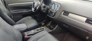 Black Mitsubishi Outlander 2014 in Kaunas, with an engine capacity of 2.20 L and mileage of 380 thousand km for 3500 €, photo 9 on AUTOMOTO.COM.LV