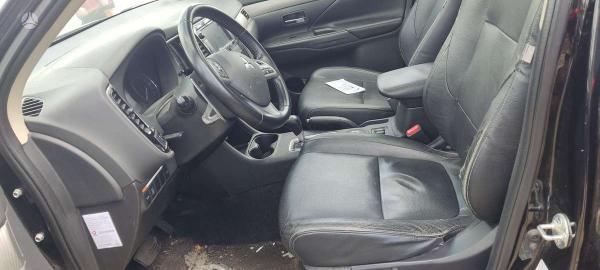 Melns Mitsubishi Outlander 2014 Kauņa, ar dzinēja tilpumu 2.20 L un nobraukumu 380 tūkst. km par 3500 €, foto 9 vietnē AUTOMOTO.COM.LV