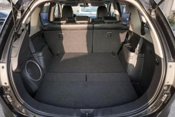 Black Mitsubishi Outlander 2014 in Liepaja, with an engine capacity of 2.30 L and mileage of 110 thousand km for 11850 €, photo 10 on AUTOMOTO.COM.LV