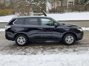 Black Mitsubishi Outlander 2014 in Jekabpils, with an engine capacity of 2.20 L and mileage of 230 thousand km for 8490 €, photo 7 on AUTOMOTO.COM.LV