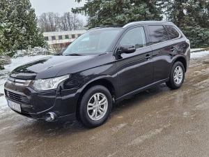 Black Mitsubishi Outlander 2014 in Jekabpils, with an engine capacity of 2.20 L and mileage of 230 thousand km for 8490 €, photo 14 on AUTOMOTO.COM.LV