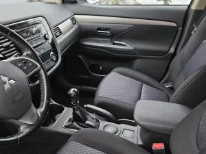 Black Mitsubishi Outlander 2014 in Jekabpils, with an engine capacity of 2.20 L and mileage of 230 thousand km for 8490 €, photo 16 on AUTOMOTO.COM.LV