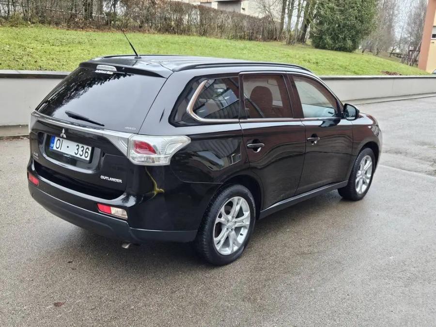 Melns Mitsubishi Outlander 2014 Jēkabpils, ar dzinēja tilpumu 2.20 L un nobraukumu 197 tūkst. km par 9290 €, foto 6 vietnē AUTOMOTO.COM.LV
