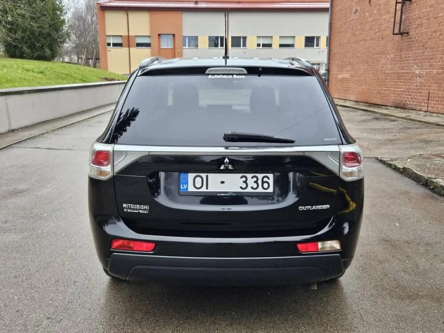 Melns Mitsubishi Outlander 2014 Jēkabpils, ar dzinēja tilpumu 2.20 L un nobraukumu 197 tūkst. km par 9290 €, foto 8 vietnē AUTOMOTO.COM.LV