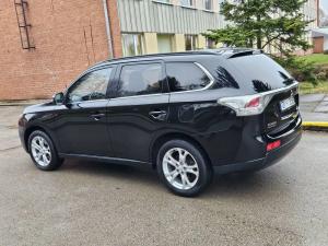 Melns Mitsubishi Outlander 2014 Jēkabpils, ar dzinēja tilpumu 2.20 L un nobraukumu 197 tūkst. km par 9290 €, foto 10 vietnē AUTOMOTO.COM.LV