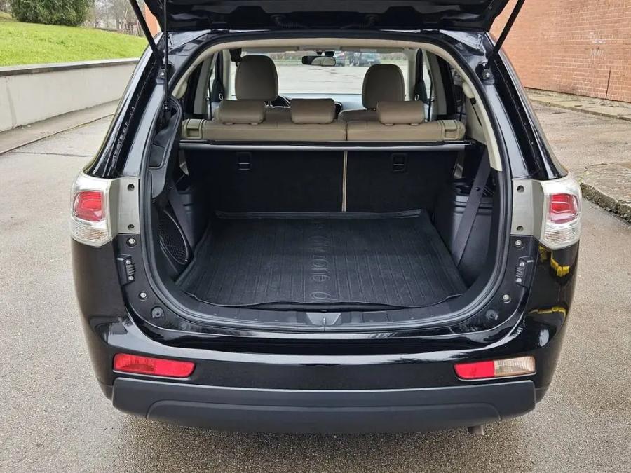 Melns Mitsubishi Outlander 2014 Jēkabpils, ar dzinēja tilpumu 2.20 L un nobraukumu 197 tūkst. km par 9290 €, foto 19 vietnē AUTOMOTO.COM.LV