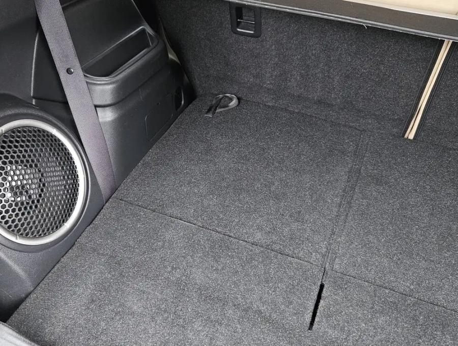 Melns Mitsubishi Outlander 2014 Jēkabpils, ar dzinēja tilpumu 2.20 L un nobraukumu 197 tūkst. km par 9290 €, foto 20 vietnē AUTOMOTO.COM.LV