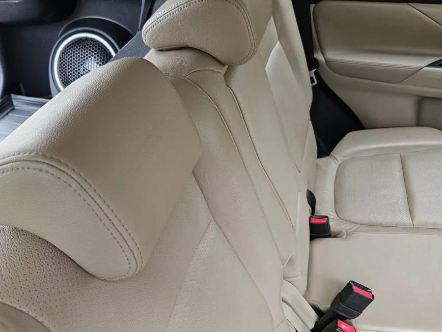 Melns Mitsubishi Outlander 2014 Jēkabpils, ar dzinēja tilpumu 2.20 L un nobraukumu 197 tūkst. km par 9290 €, foto 22 vietnē AUTOMOTO.COM.LV
