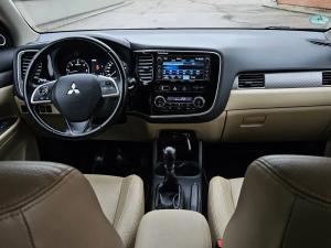 Melns Mitsubishi Outlander 2014 Jēkabpils, ar dzinēja tilpumu 2.20 L un nobraukumu 197 tūkst. km par 9290 €, foto 24 vietnē AUTOMOTO.COM.LV