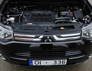 Melns Mitsubishi Outlander 2014 Jēkabpils, ar dzinēja tilpumu 2.20 L un nobraukumu 197 tūkst. km par 9290 €, foto 28 vietnē AUTOMOTO.COM.LV
