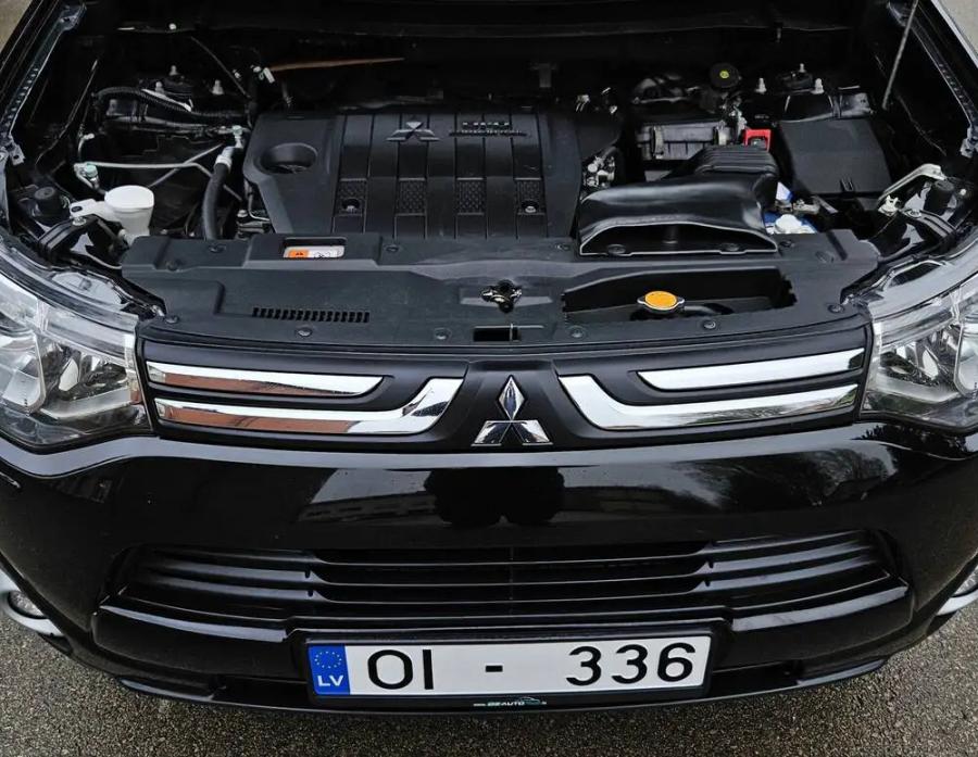 Melns Mitsubishi Outlander 2014 Jēkabpils, ar dzinēja tilpumu 2.20 L un nobraukumu 197 tūkst. km par 9290 €, foto 28 vietnē AUTOMOTO.COM.LV