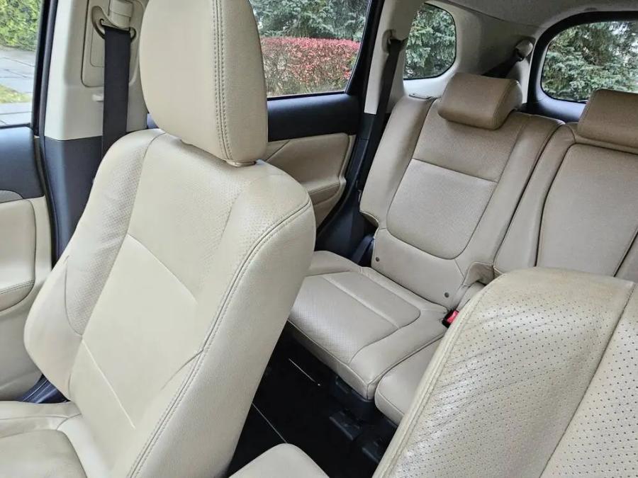 Melns Mitsubishi Outlander 2014 Jēkabpils, ar dzinēja tilpumu 2.20 L un nobraukumu 197 tūkst. km par 9290 €, foto 30 vietnē AUTOMOTO.COM.LV