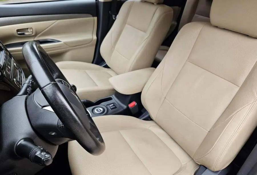 Melns Mitsubishi Outlander 2014 Jēkabpils, ar dzinēja tilpumu 2.20 L un nobraukumu 197 tūkst. km par 9290 €, foto 33 vietnē AUTOMOTO.COM.LV