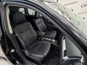 Black Mitsubishi Outlander 2014 in Vilnius, with an engine capacity of 2.00 L and mileage of 205 thousand km for 8800 €, photo 9 on AUTOMOTO.COM.LV