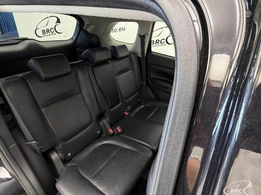 Black Mitsubishi Outlander 2014 in Vilnius, with an engine capacity of 2.00 L and mileage of 205 thousand km for 8800 €, photo 13 on AUTOMOTO.COM.LV